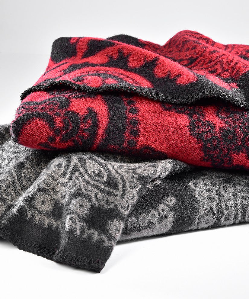 Jacquard Reversible Circle Cape – Bella Bea Boutique, ATX